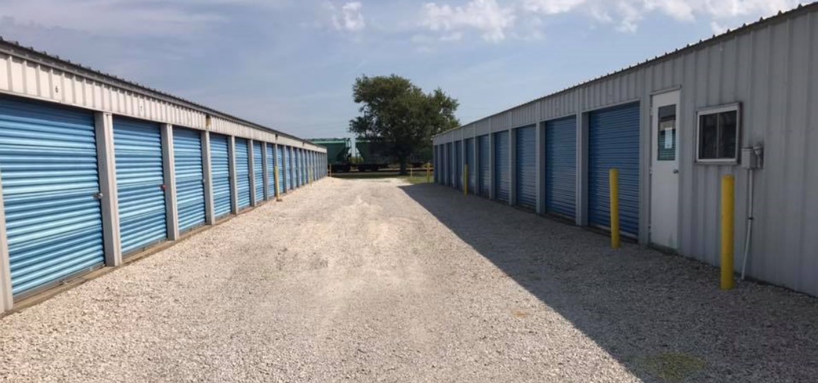 Cheap Storage Units - 700 N Woodcock St in Macon, IL - American Way Storage